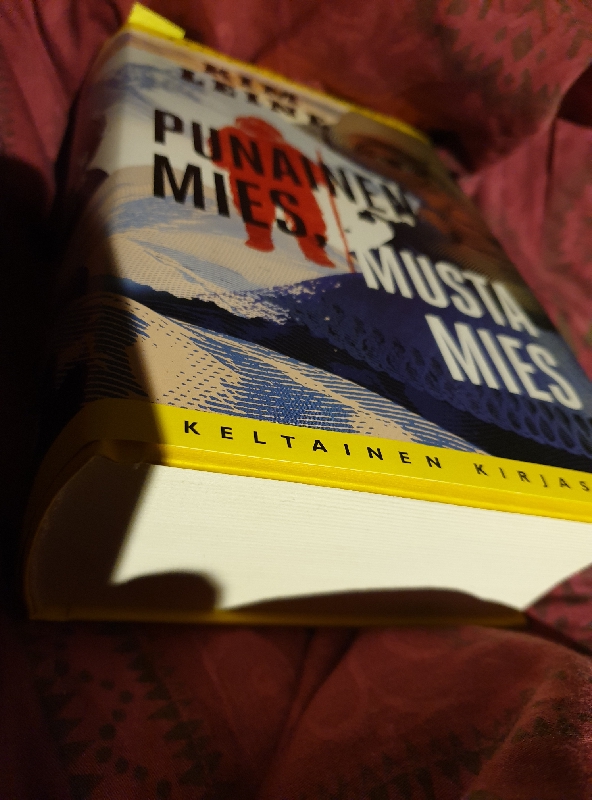 Kim Leine: Punainen mies, musta mies | Tuijata. Kulttuuripohdintoja